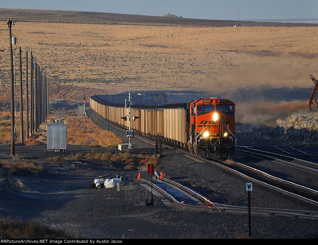 BNSF 5892